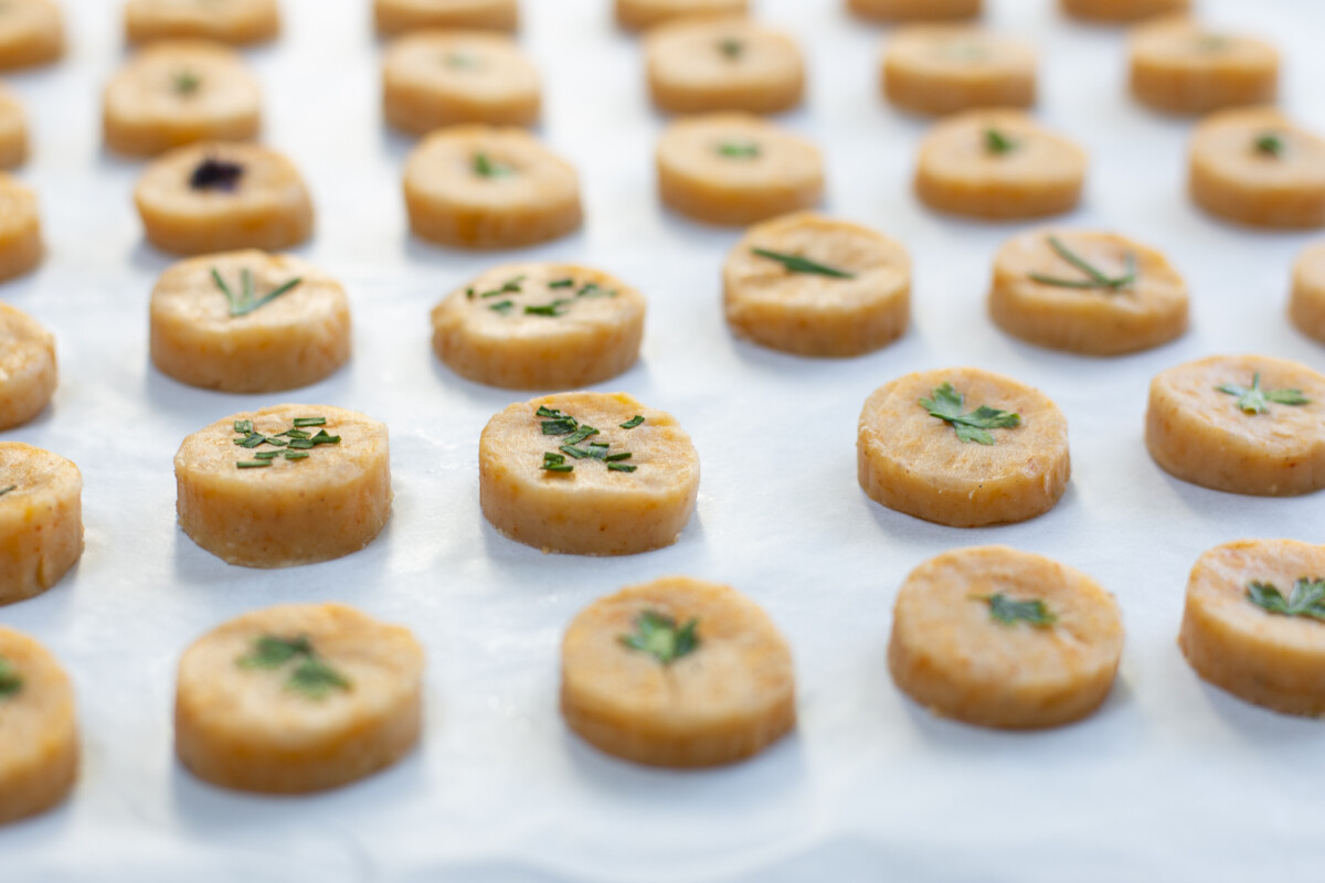 Cheddar and Herb "Pennies" ~ Savory Shortbread Crackers (yes, gluten ...