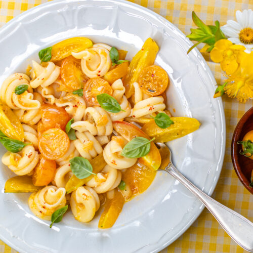 No-Cook Heirloom Yellow Tomato Sauce with Pasta - A Zest for Life
