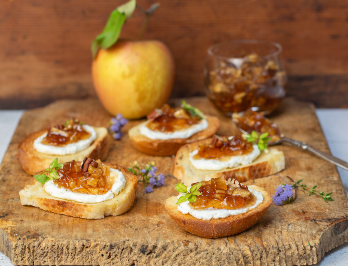 Karen's Chunky Apple Maple Jelly - A Zest for Life